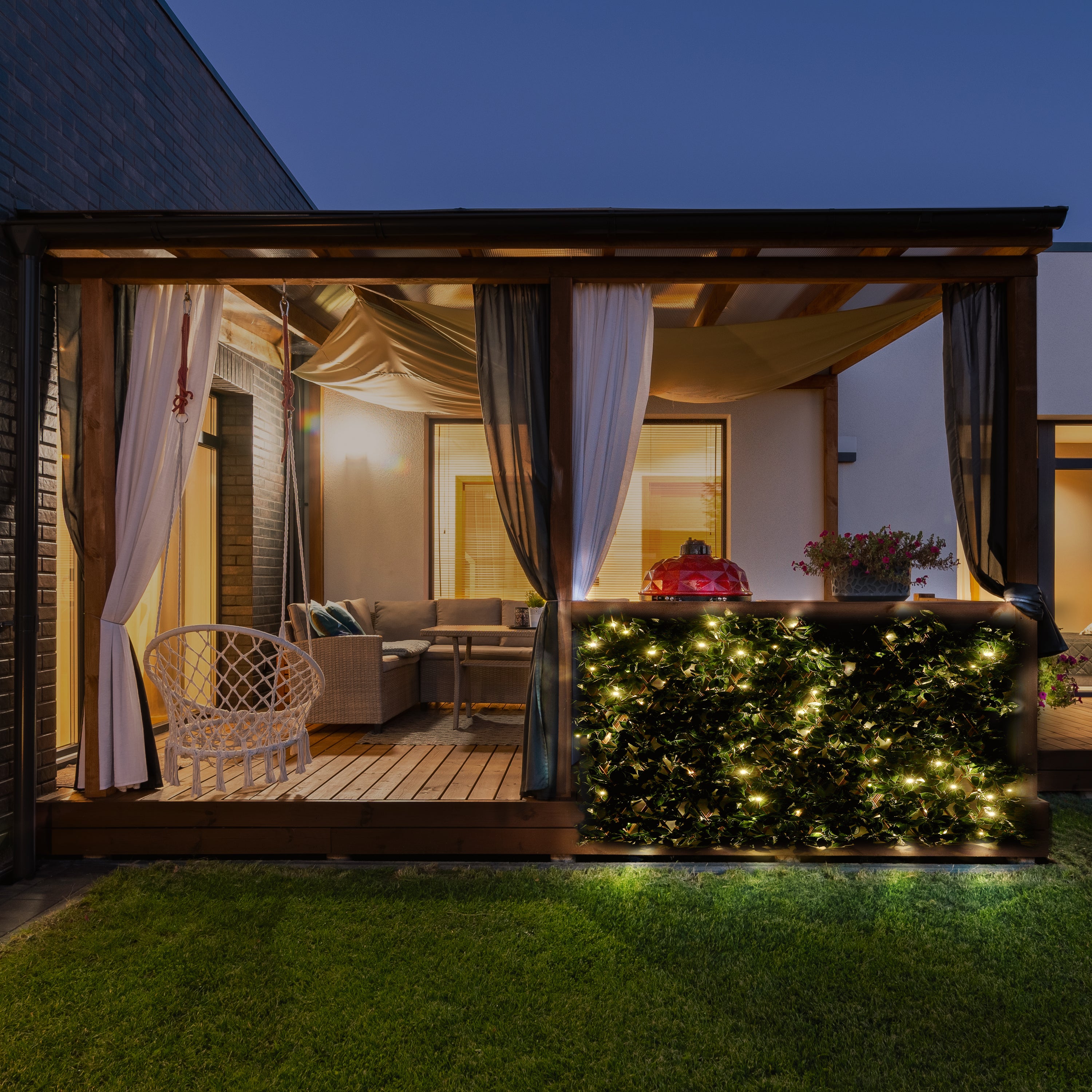 Sakura 34 in. x 76 in. Expandable Trellis with Lights (1-Pack) – creative-surfaces