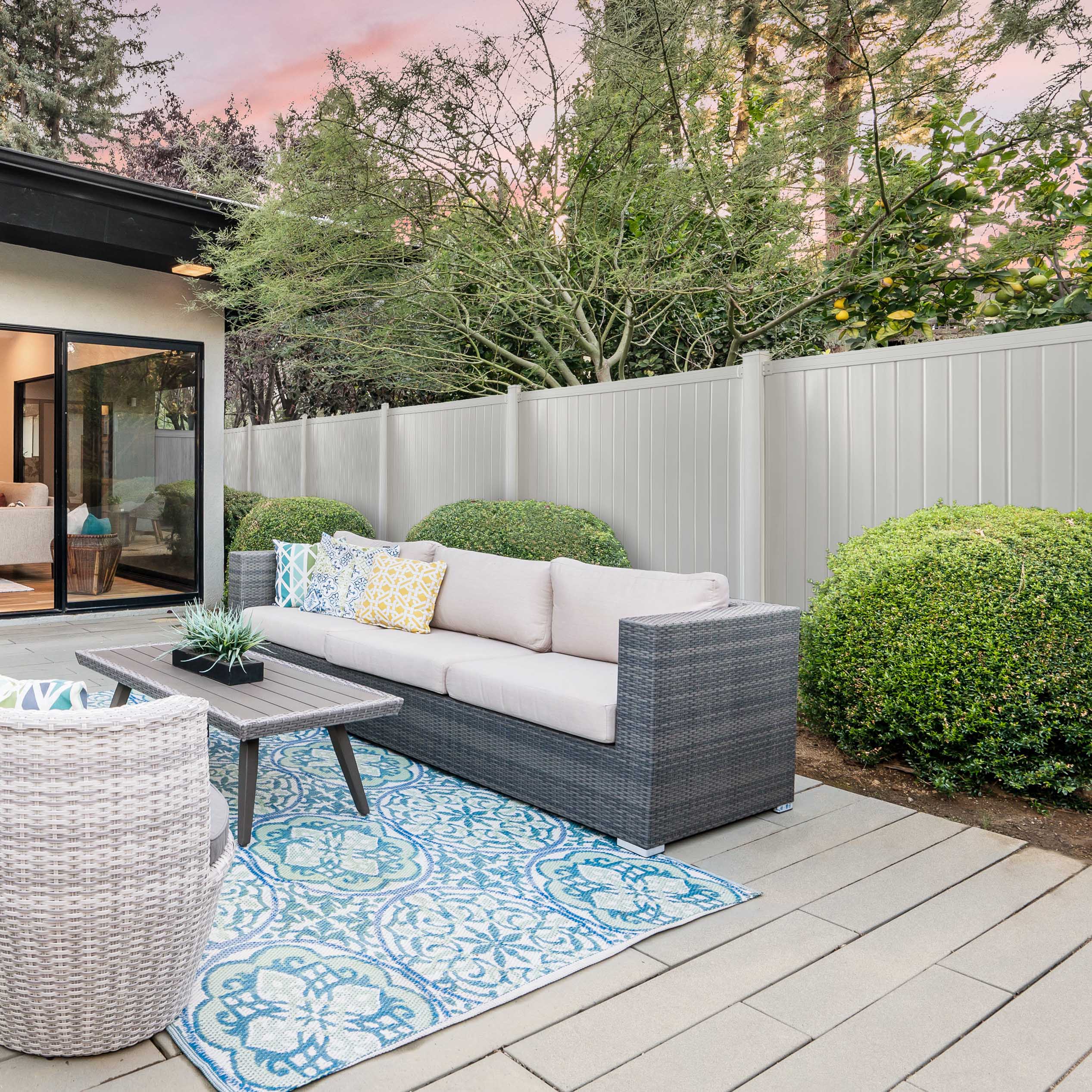 White Vinyl Ivory Fence Post 4 inch. x 4 inch. x 8 feet. – creative ...