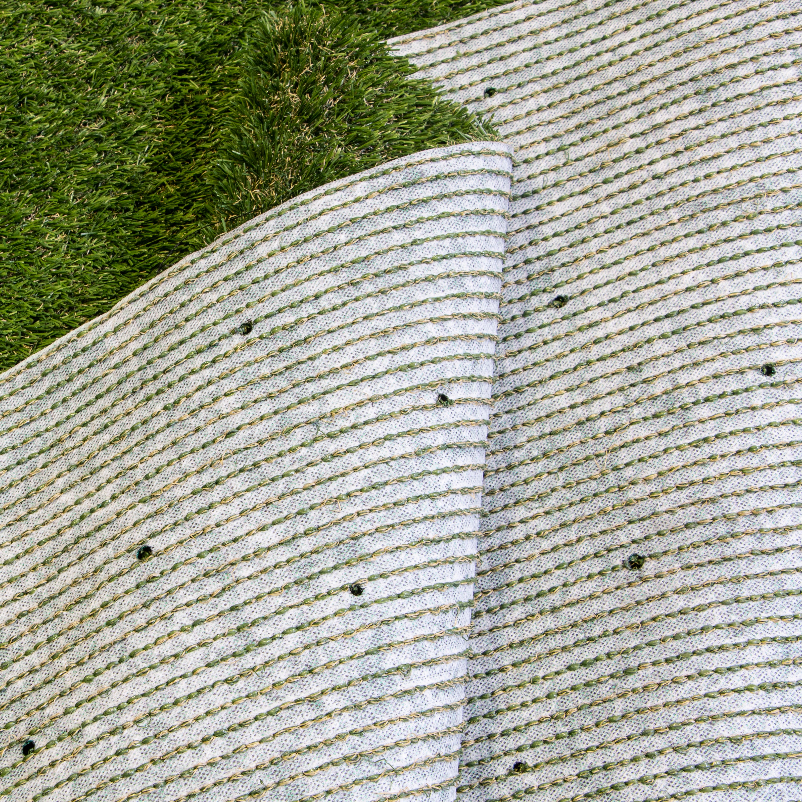 Country Club 1 x 3 m Artificial Eco-Grass Made from Recycled Plastic ...
